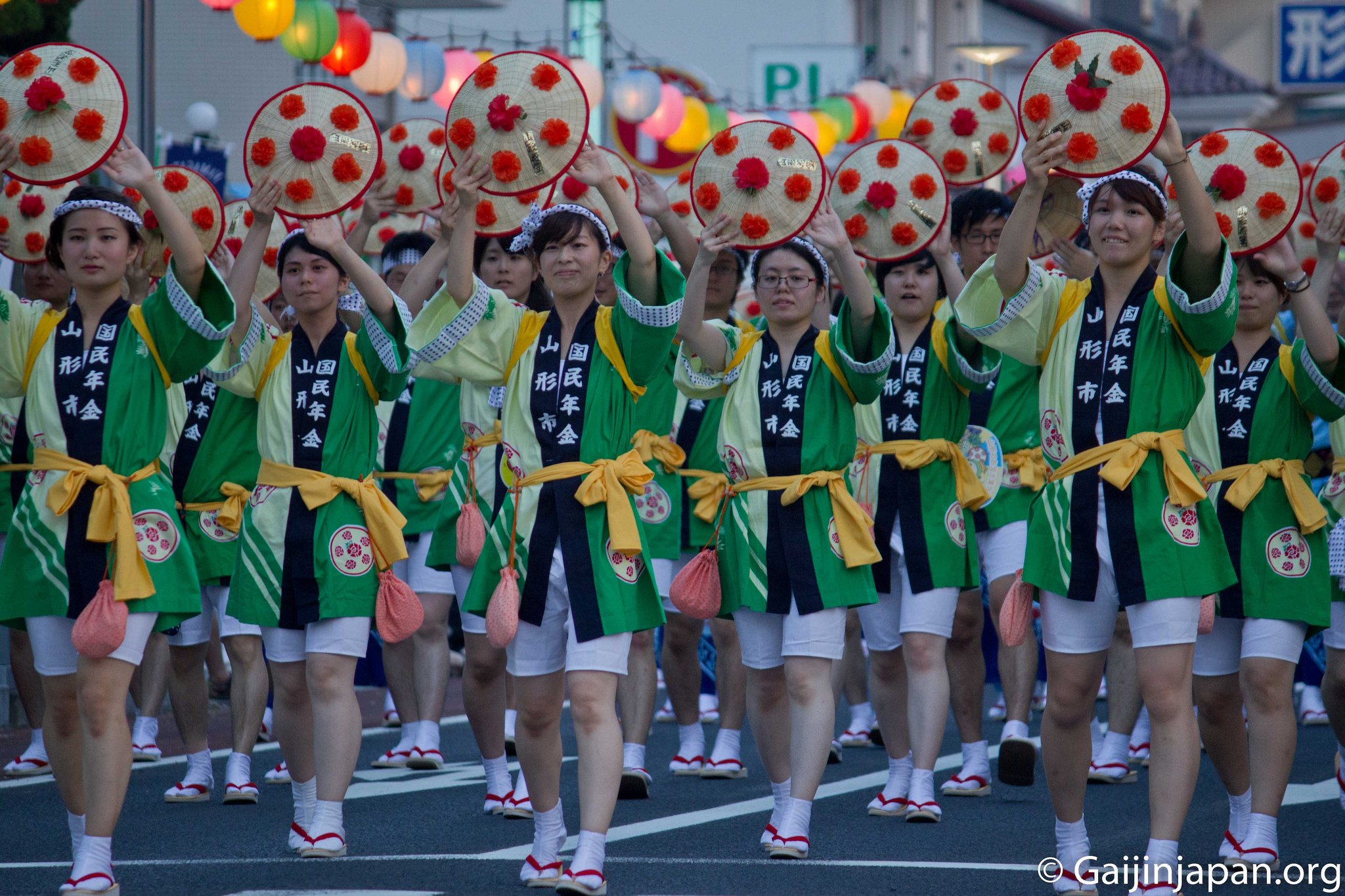 Hanagasa Odori Matsuri, ça danse dans les rues de Yamagata | Un Gaijin ...