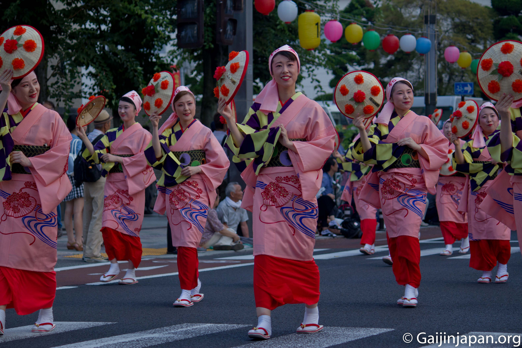 Hanagasa Odori Matsuri, ça danse dans les rues de Yamagata | Un Gaijin ...